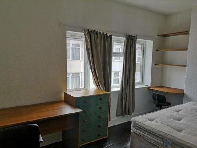 Saint Martin's Place 4 bed house share to rent £2,400 pcm £554 pw