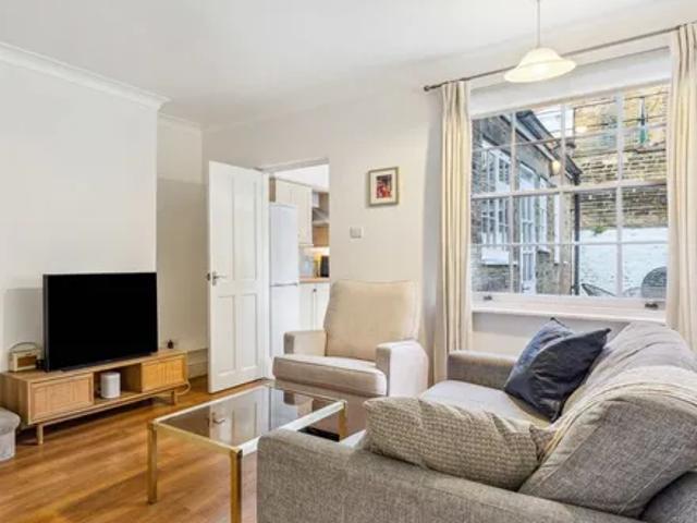 Saint Peter's Grove, London, W6 9AY, United Kingdom | 2 bed townhouse for rent #166403348 | Rentberry