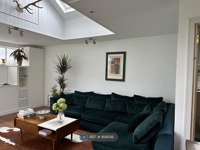Saint Ronan's Drive, Glasgow G41, Room to rent, £800 pcm | PrimeLocation