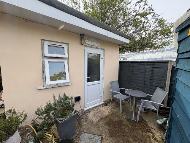Sakins Croft, Harlow CM18, 1 bed bungalow to rent, £1,300 pcm | PrimeLocation