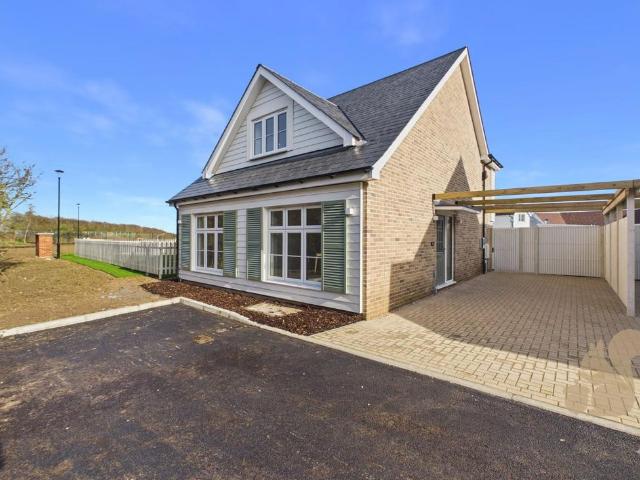 Salt Meadows, Tollesbury CM9, 3 bed detached bungalow to rent, £1,600 pcm | PrimeLocation