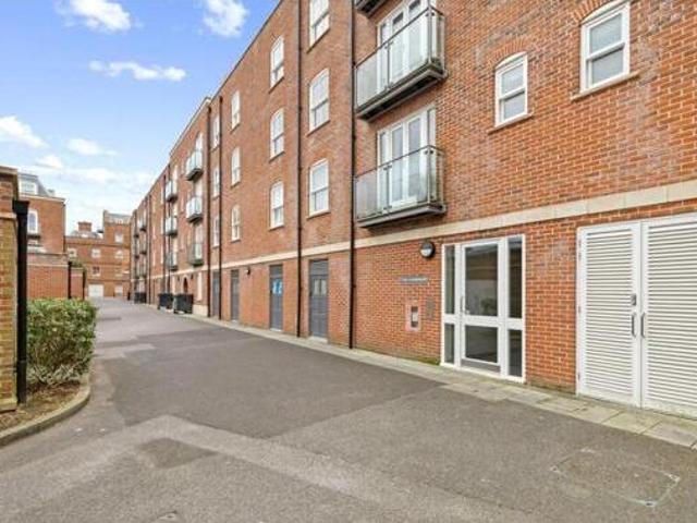 Salt Meat Lane, Gosport, 2 Bedroom Apartment