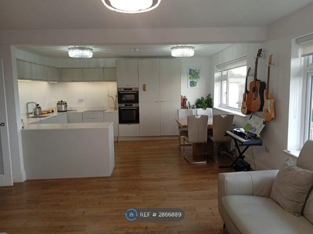 Saltdean Drive, Brighton BN2, 3 bed bungalow to rent, £1,900 pcm | PrimeLocation