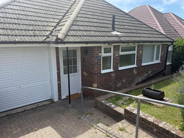 Saltdean Drive, Saltdean 3 bed detached bungalow to rent £1,900 pcm £438 pw