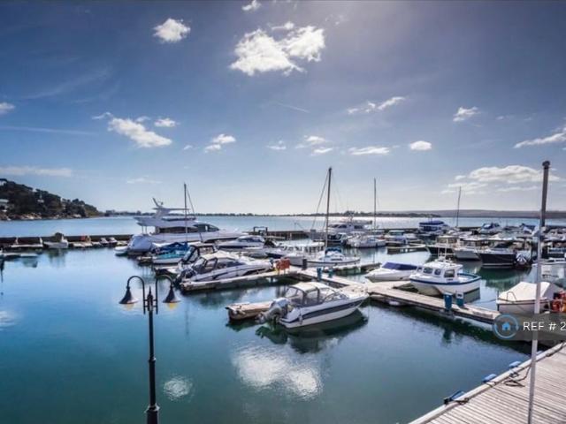 Salterns Way, Poole, BH14 2 bed flat to rent £2,750 pcm £635 pw
