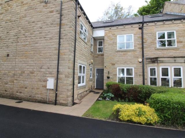 Salters Garden, Pudsey LS28, 2 bed flat to rent, £895 pcm | PrimeLocation