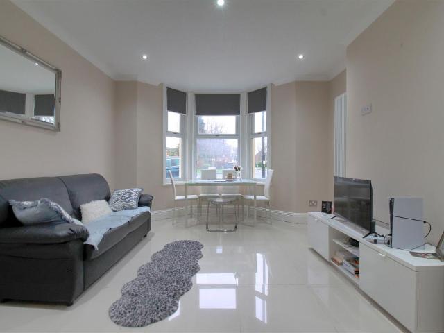 Salters Road, Gosforth NE3, 2 bed flat to rent, £1,300 pcm | PrimeLocation