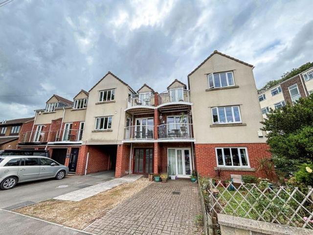 Salthouse Road, Clevedon 2 bed apartment to rent £1,150 pcm £265 pw