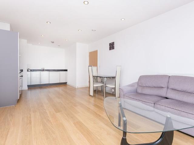 Salton Square, London, E14 7GJ