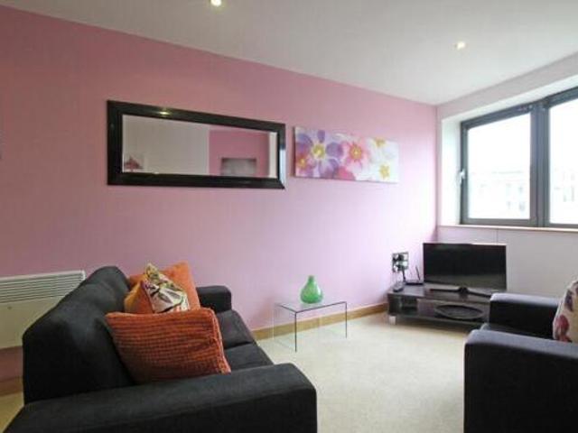 Salts Mill Road, West Yorkshire, Studio Flat For