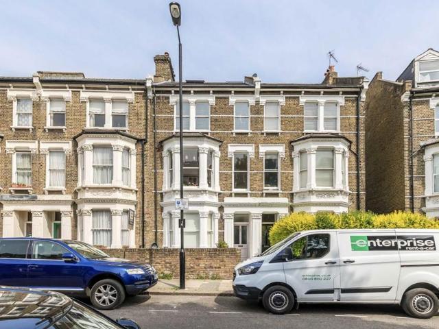Saltram Crescent, Maida Vale W9 2 bed flat to rent £2,700 pcm £623 pw