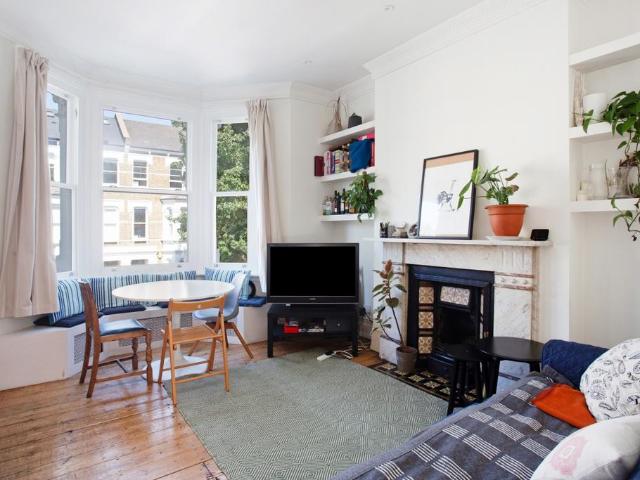 Saltram Crescent London W9 2 bed flat to rent £2,350 pcm £542 pw
