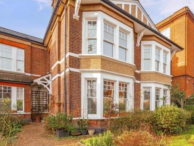 Salusbury Road, London, 3 Bedroom Apartment