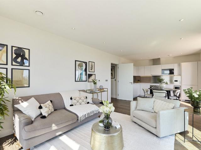 Salusbury Road, London NW6, 2 bed flat to rent, £5,000 pcm | PrimeLocation