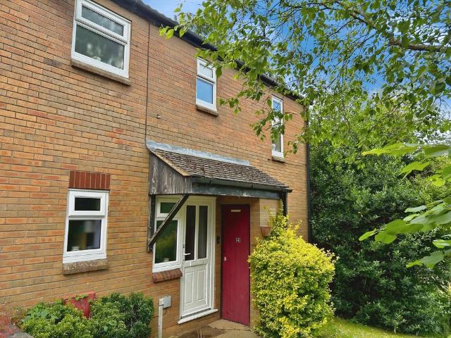Salvia Close, Banbury OX16 3 bed terraced house to rent £1,230 pcm £284 pw
