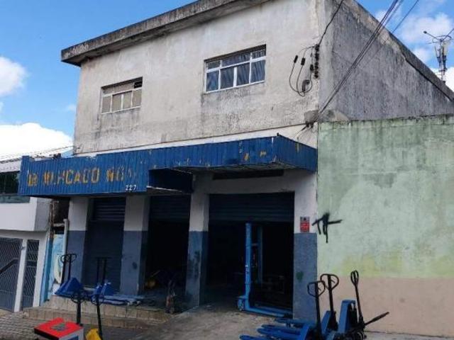 Salão Comercial com mais 5 casas para locação na Cidade São Jorge em Santo André
