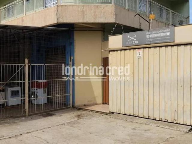 Salão Comercial com Casa nos Fundos e Apartamento Superior: Terreno de 340m² e 280m² de Área Útil. I