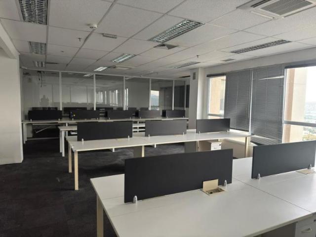 Salão Comercial com 596m² Alpha Offices Barueri/SP