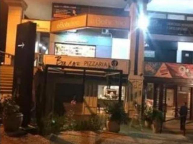 Salão comercial de alto padrão à venda em Brasília DF, Asa Norte: 1 sala, 1 banheiro, 1 vaga de gara