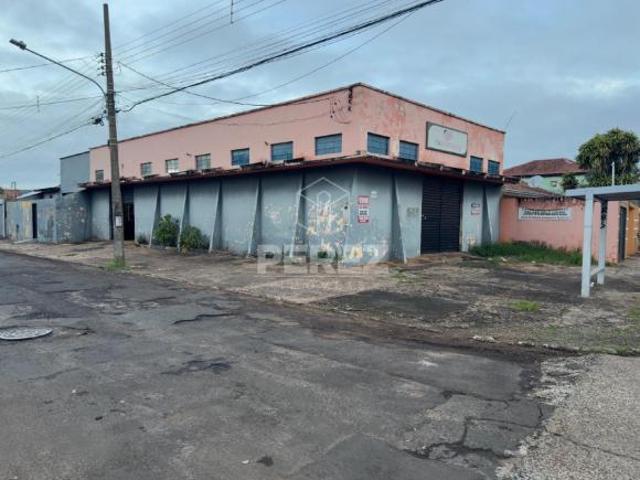 Salão Comercial na Avenida Tiradentes
