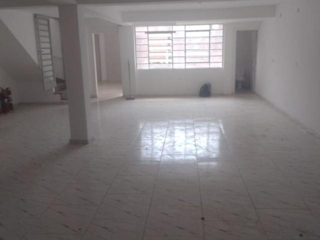 Salão Coml para alugar no Parque das Nações Santo André 2 Dorms
