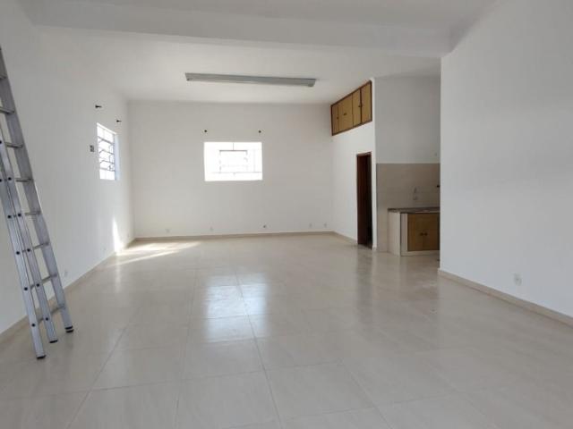 Salão em Vila Bressani, Paulínia/SP de 200m² à venda por R$ 949.000,00