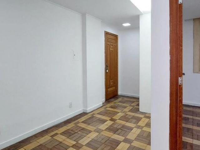 Sala a venda com 95m²