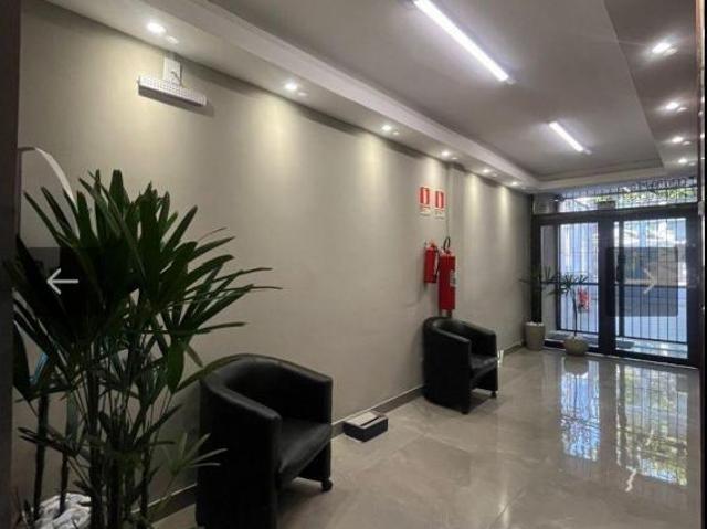 SALA Á VENDA NO MOINHOS DE VENTO
