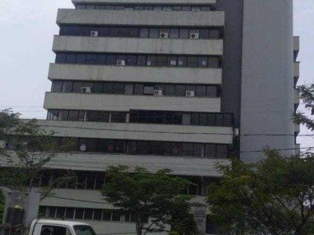 Sala a venda na Rua Princesa Izabel Junto ao instituto de Cardiologia 1 vaga andar alto