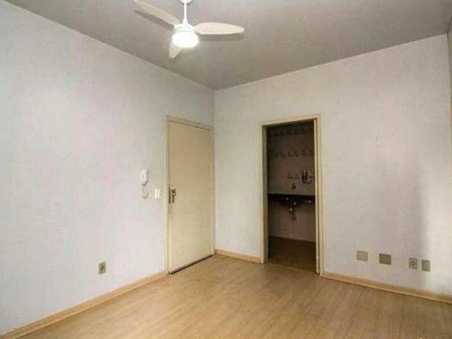 Sala / Apartamento na Cidade Baixa de 1 dormitório