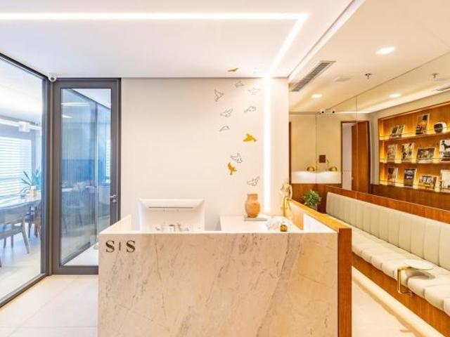 Sala Comercial 83m² em Goiania, Mobiliada à Venda na Av. T 2, no Focus Business