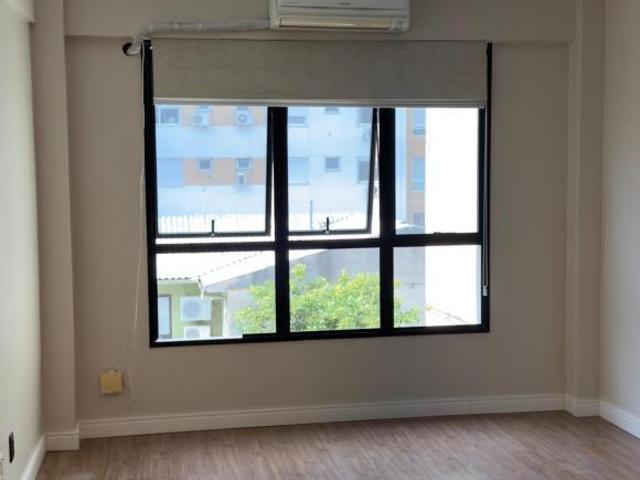 Sala comercial 27m2 Condomínio SPERB na Rua Silva Jardim Auxiliadora Porto Alegre