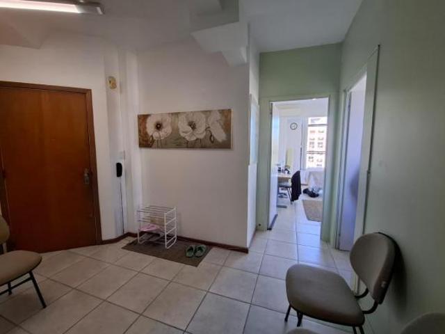 Sala comercial a venda no bairro Higienópolis em Porto Alegre