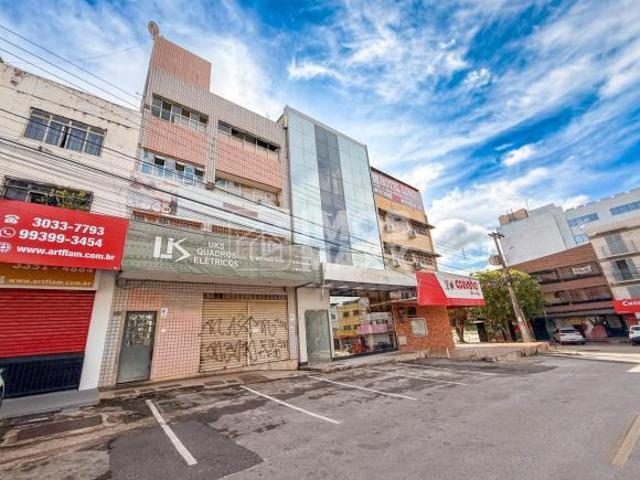 Sala comercial à Venda em Taguatinga Norte, 130m², 5 Suítes