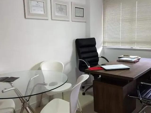 Sala Comercial à Venda, 40 m² por R$ 195.000