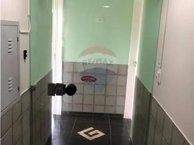 Sala Comercial à Venda, 73 m² por R$ 200.000