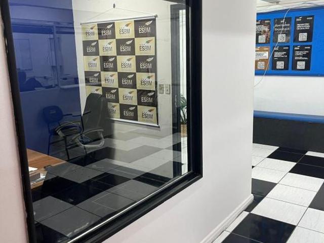 Sala comercial, andar inteiro com 193,90 m²