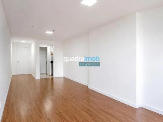 Sala comercial com 30 m² e vaga de garagem, ao lado do metrô em Águas Claras