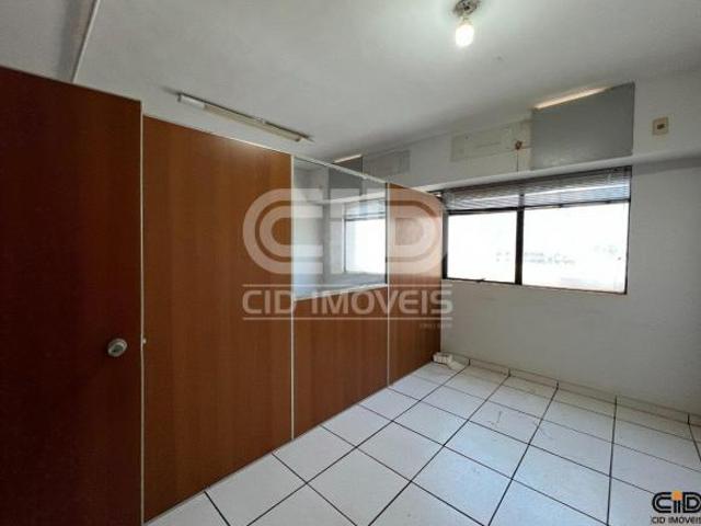 Sala comercial com 38 m² no Ed. Office Tower