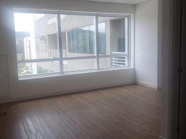 Sala Comercial com 39m² Alphaville Conde II Barueri/SP