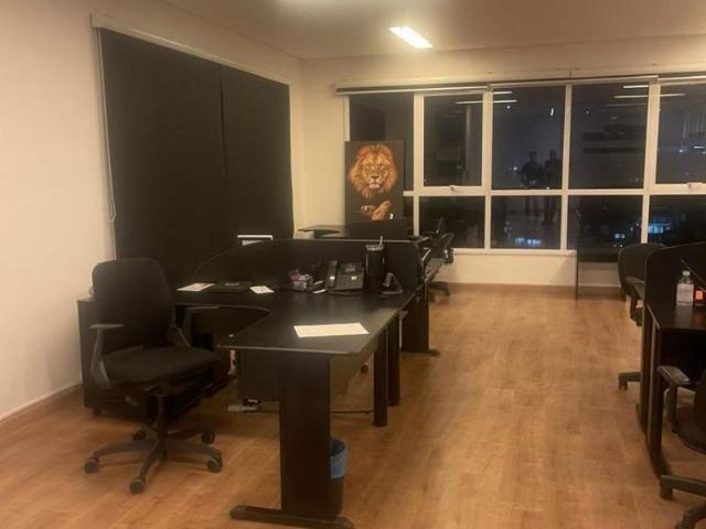 Sala Comercial com 80.6m² Alphaville Conde II Barueri/SP