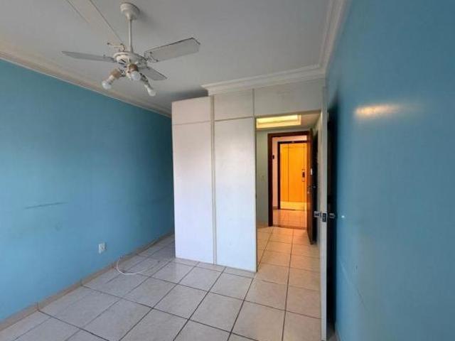 Sala comercial com garagem