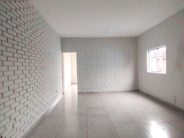 SALA COMERCIAL COM EXCELENTE LOCALIZAÇÃO