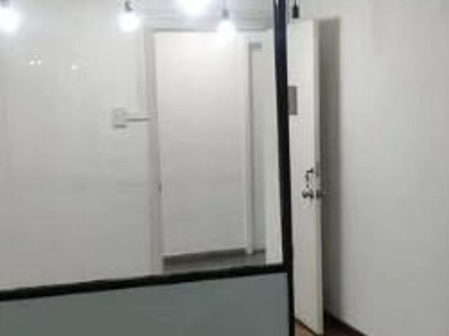 Sala Comercial de 28m no Centro Pronta para Uso e Bem Localizada
