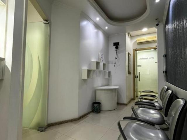 SALA COMERCIAL EM FRENTE A PREFEITURA EM PORTO ALEGRE