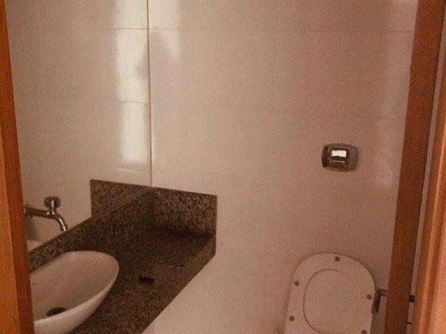 Sala comercial espaçosa, com uma vista deslumbrante para o Guaíba