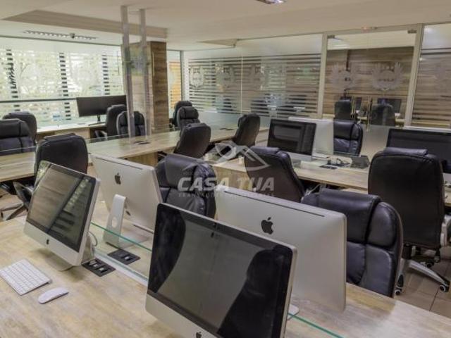SALA COMERCIAL FINAMENTE MOBILIADA E DECORADA