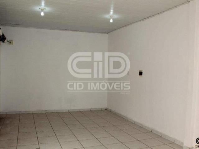 Sala comercial localizada no CPA II