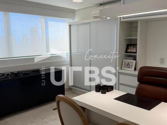 Sala comercial mobiliada na Avenida 136, Setor Sul, no Edifício New York Square