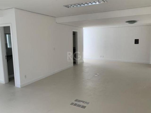 Sala comercial na Getúlio Vargas com 81,92m² privativos